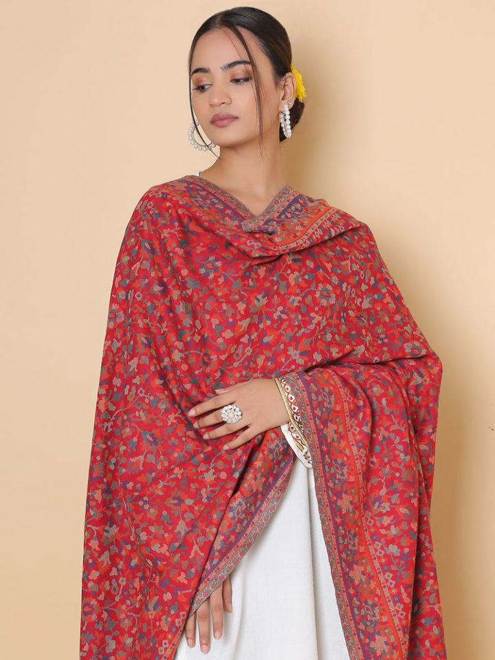 Different Types of Shawls: A Guide to Market Varieties - KCS Shop