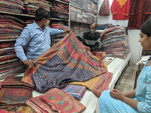 New Types and Trends of Shawls and Stoles in India - KCS Shop
