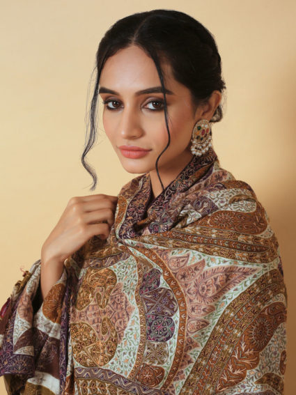 Different Types of Shawls: A Guide to Market Varieties - KCS Shop