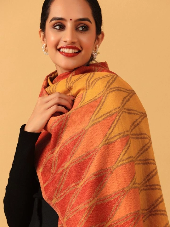 Different Types of Shawls: A Guide to Market Varieties - KCS Shop