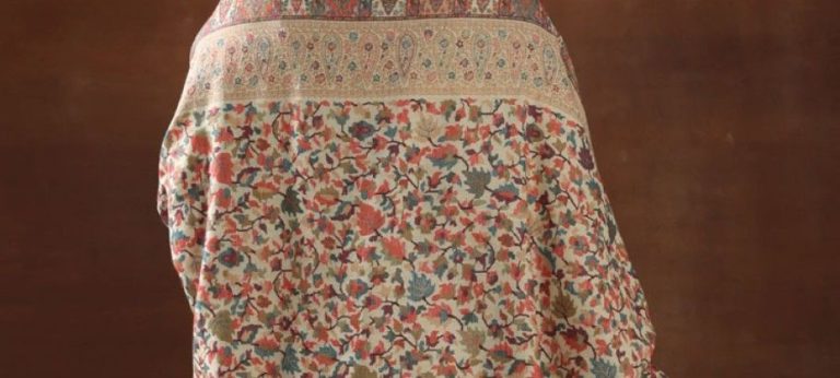 Different Types of Shawls: A Guide to Market Varieties - KCS Shop